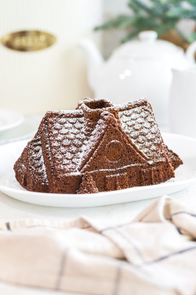 Delightful Gingerbread Loaf to Make in a Bundt Pan - Bundt Pan Recipes