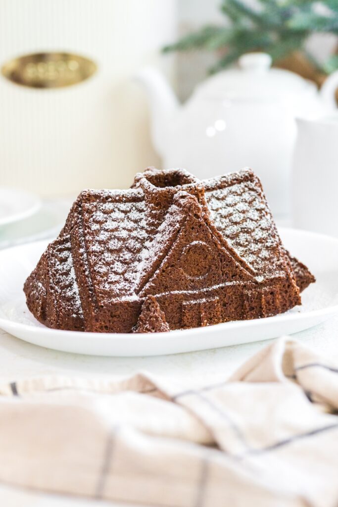 Delightful Gingerbread Loaf to Make in a Bundt Pan - Bundt Pan Recipes